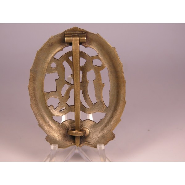 Sports badge DRL in bronze. Late issue in zinc