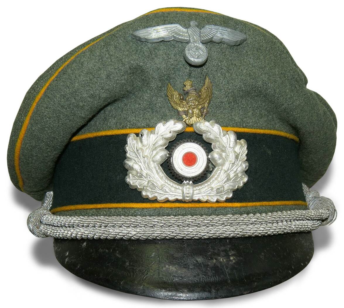 Wehrmacht Heer Reconnaissance visor hat with “Swedish eagle”.- Visor Hats