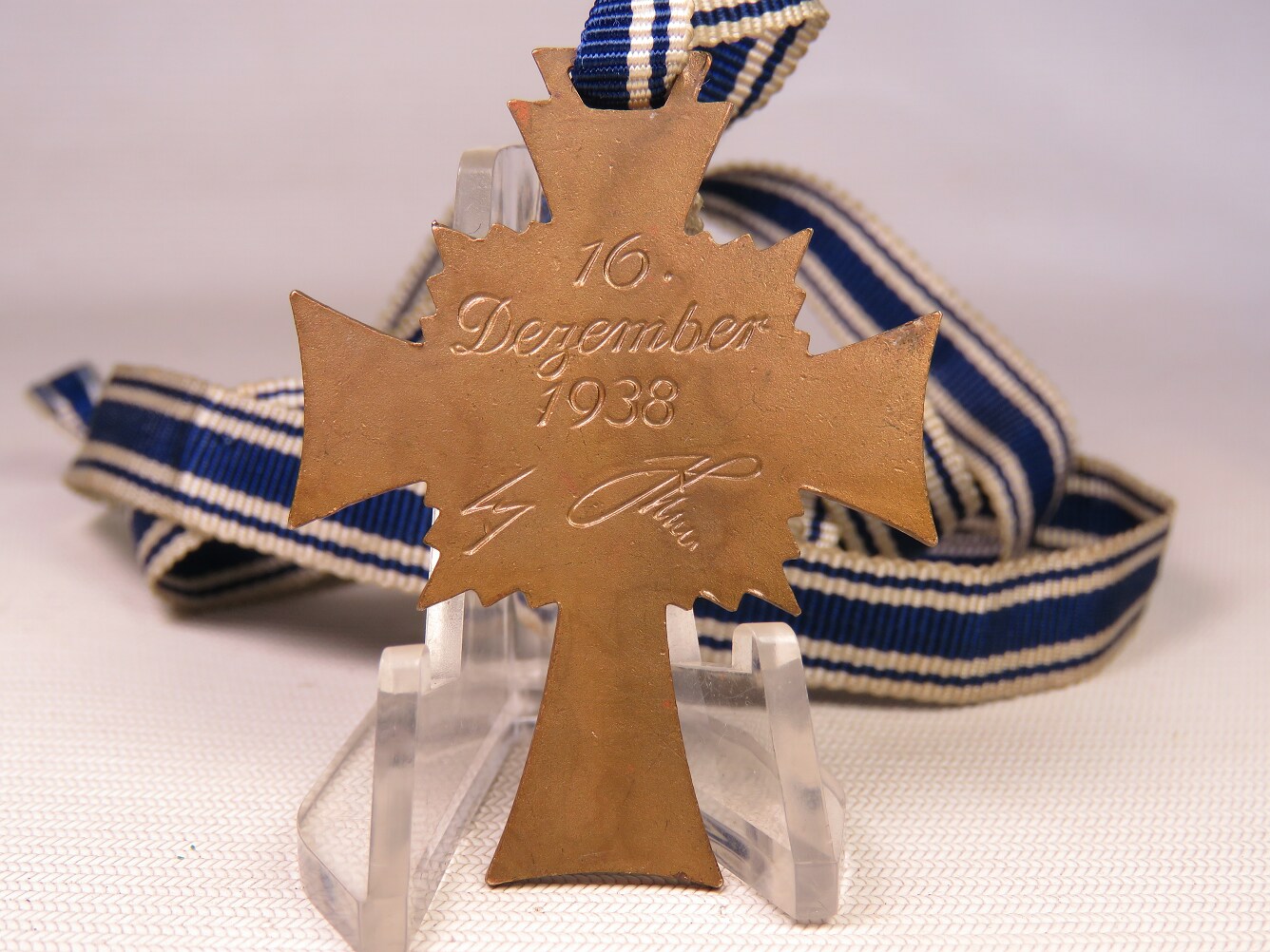 3rd Reich: Mother's cross 12/16/1938, third class, bronze