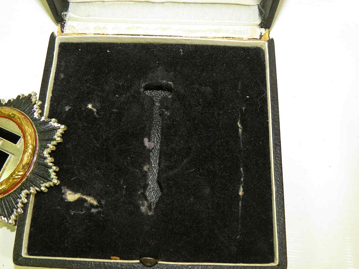 3rd Reich German cross in Gold with award case. 134 marked- Medals & Orders