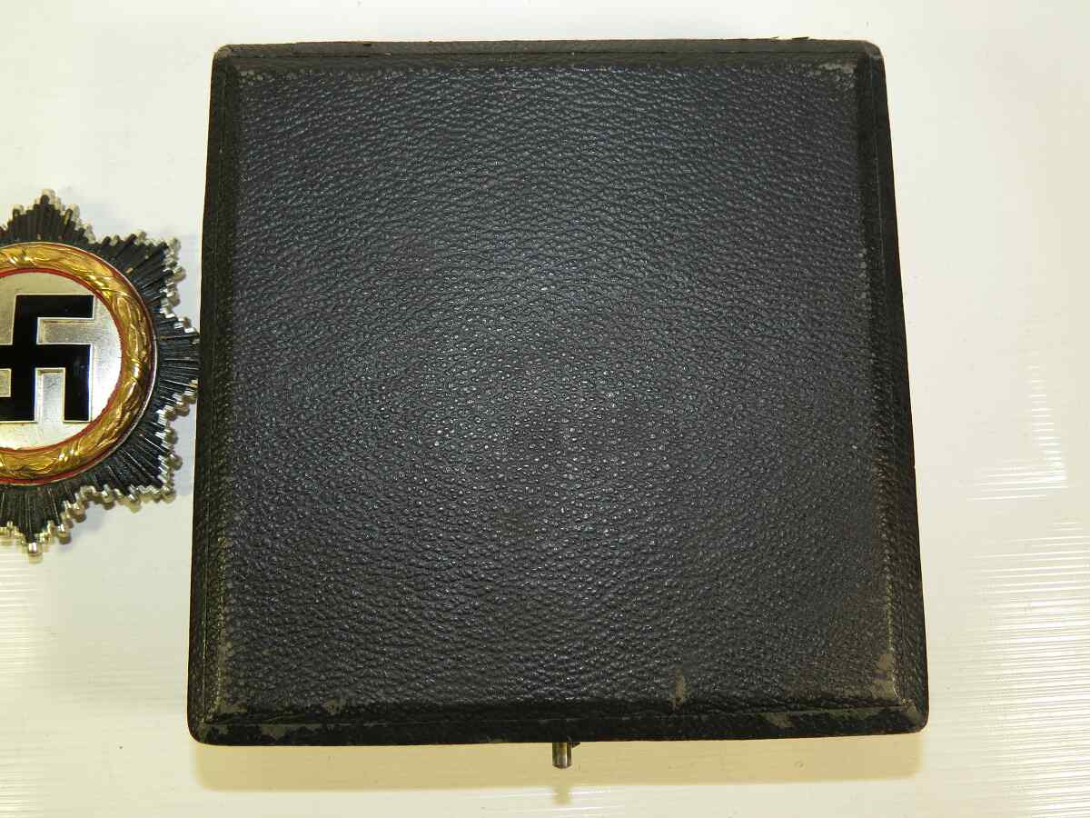 3rd Reich German cross in Gold with award case. 134 marked- Medals & Orders