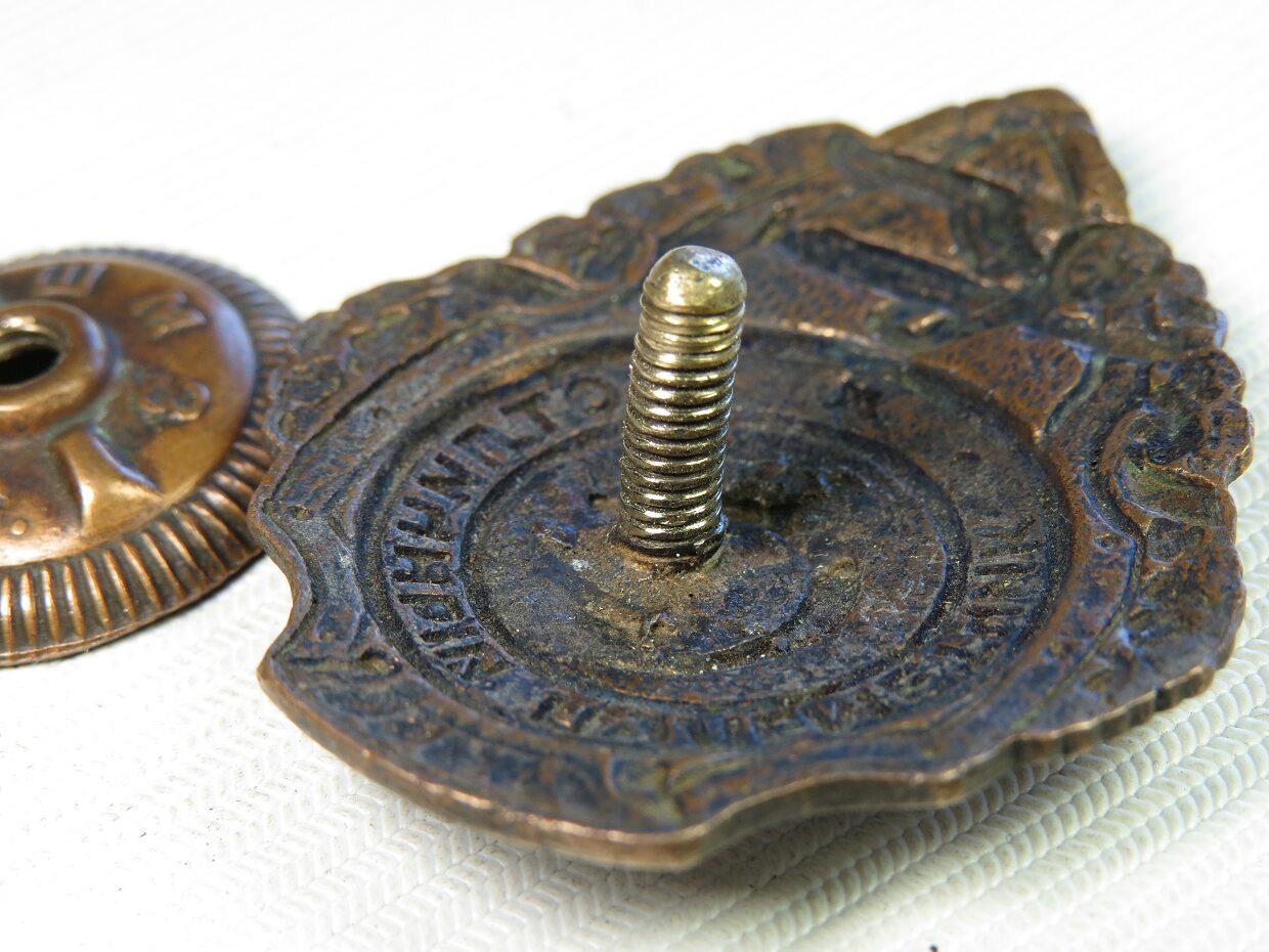 War time issue 'Excellent Machine Gunner' badge.