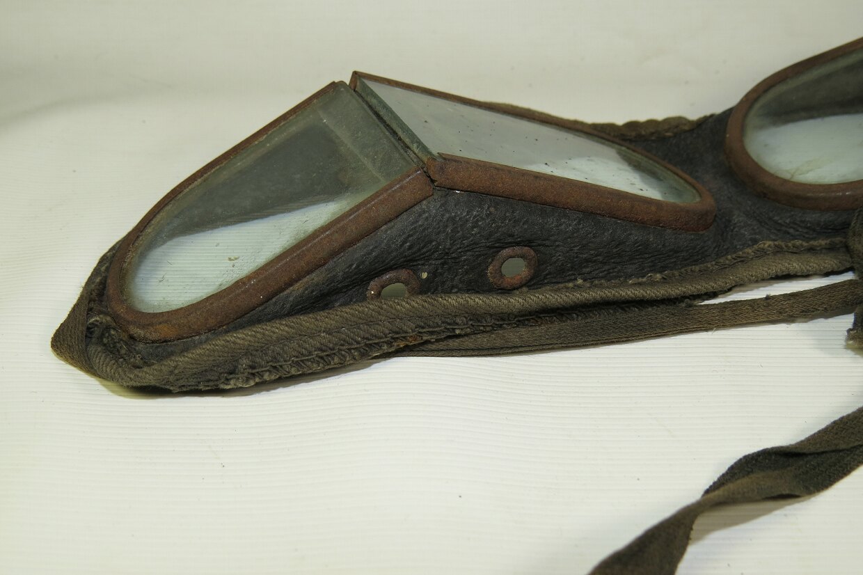 Soviet tank crew or dispatch rider's leather goggles- Other fieldgear