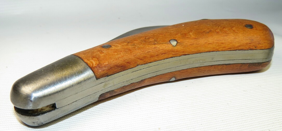 Medical or engineers knife, smaller size