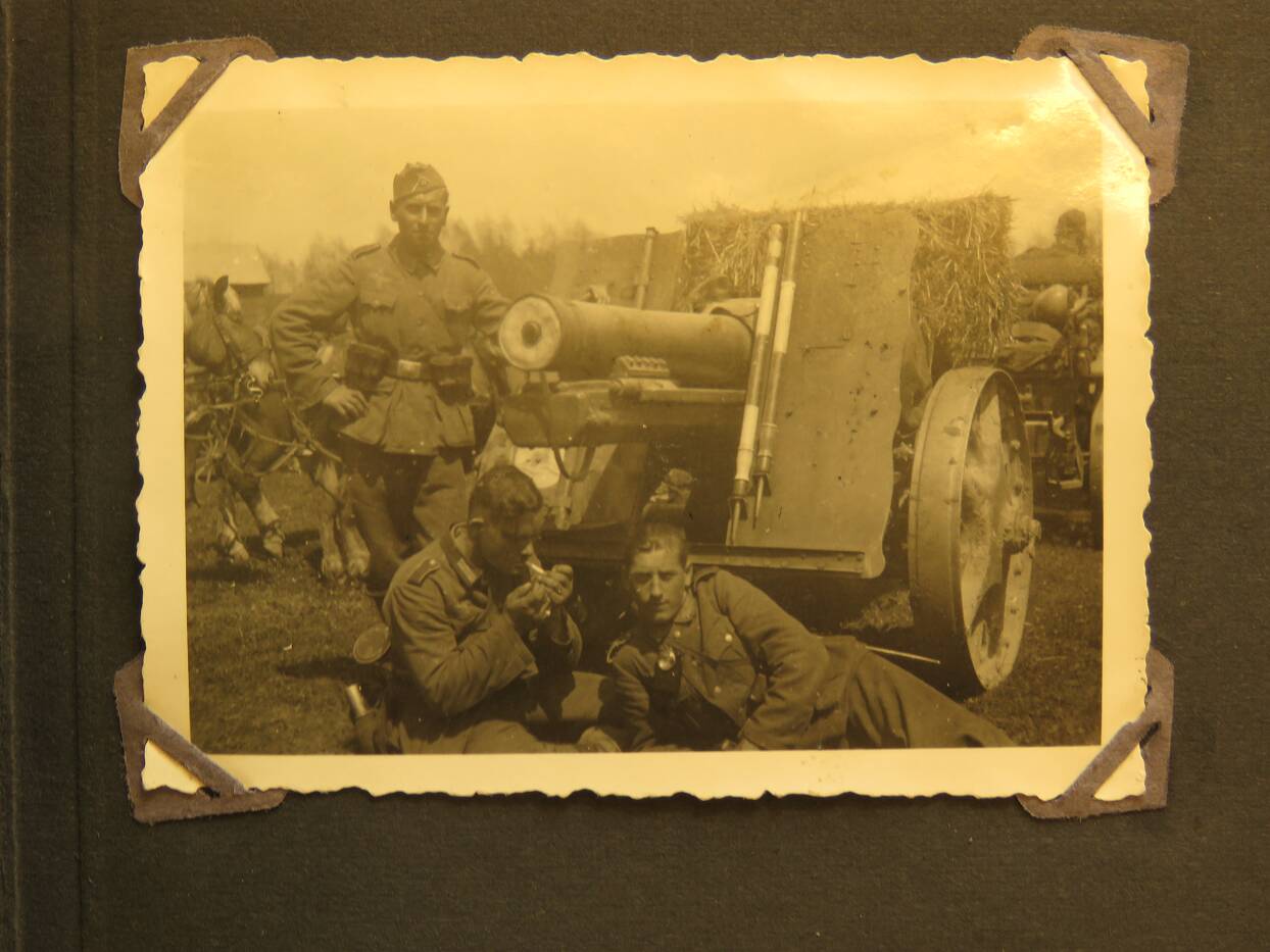 Vecht foto's van de Wehrmacht Mortar Crewman