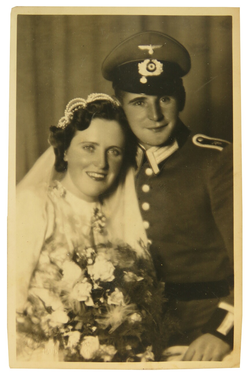 German armored reconnaissance soldier in Waffenrock with wife