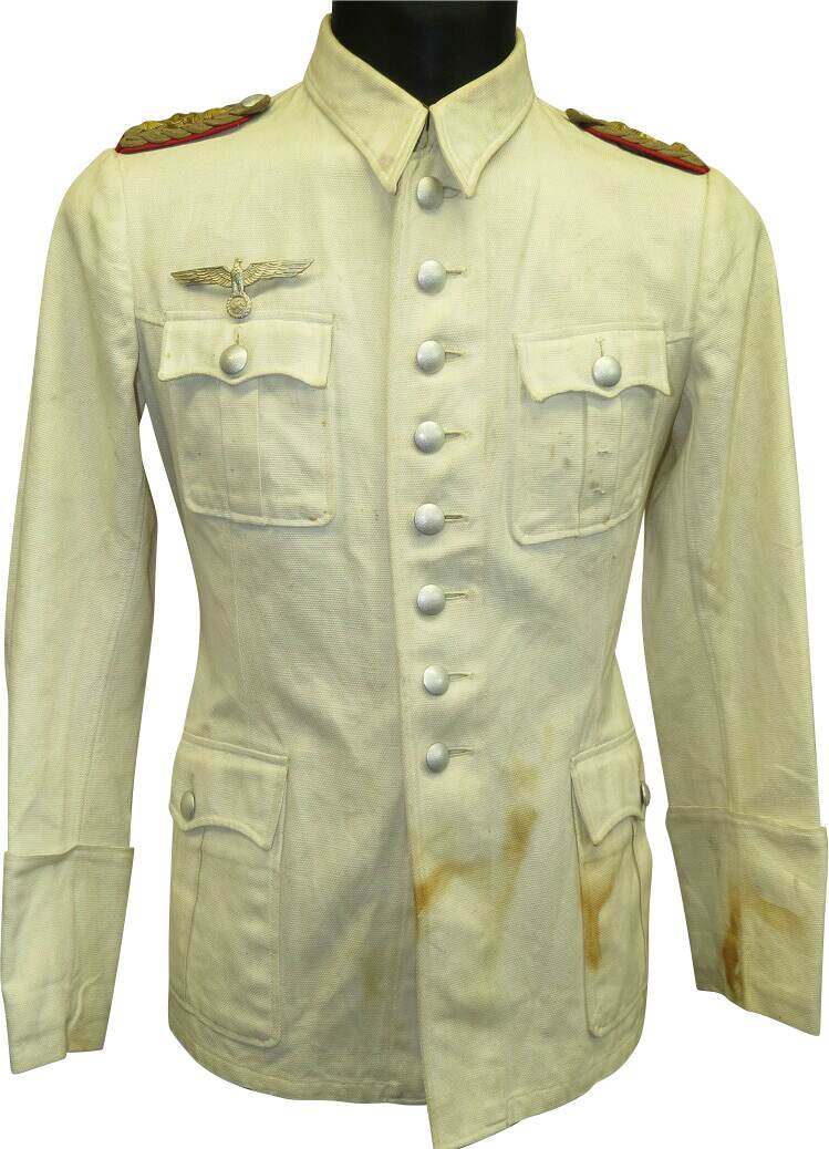 White walkout tunic for the commander of 25th Art. Reg. in rank Oberst ...